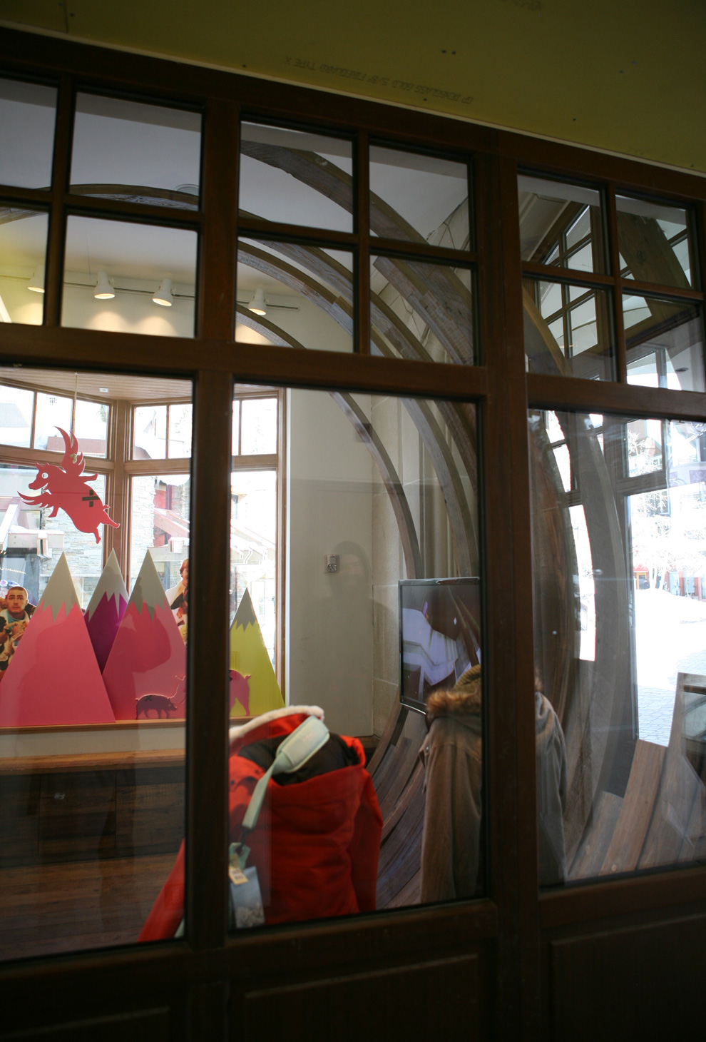 BURTON: VAIL FLAGSHIP RETAIL STORE - tres birds