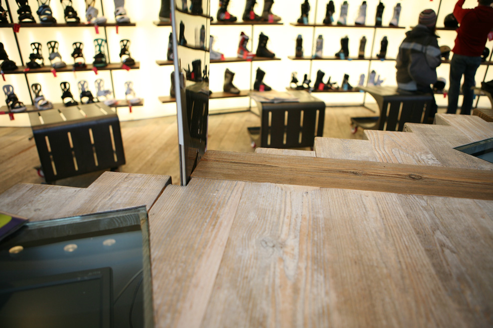 BURTON: VAIL FLAGSHIP RETAIL STORE - tres birds