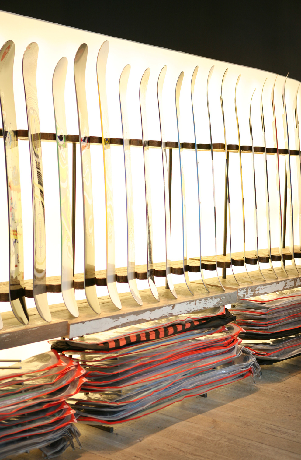 BURTON: VAIL FLAGSHIP RETAIL STORE - tres birds