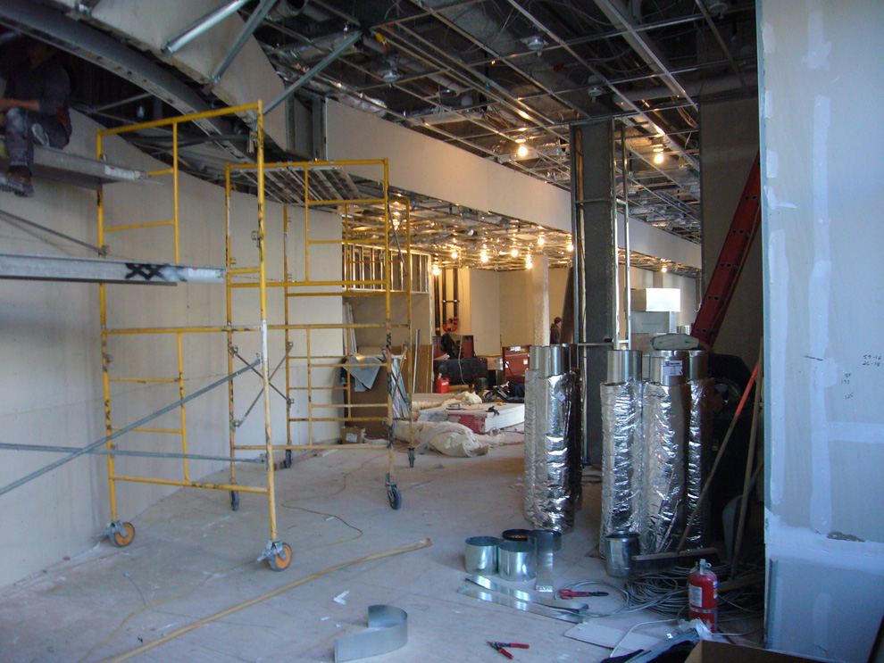 BURTON: VAIL FLAGSHIP RETAIL STORE - tres birds