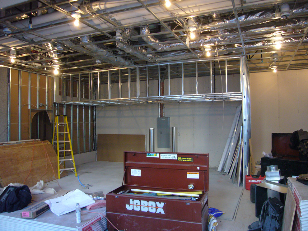 BURTON: VAIL FLAGSHIP RETAIL STORE - tres birds