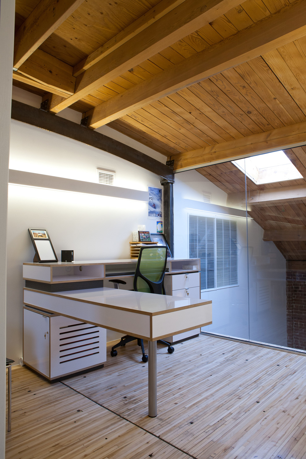 VISUAL INTEREST - tres birds