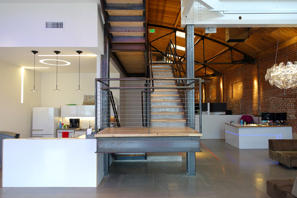 VISUAL INTEREST - tres birds