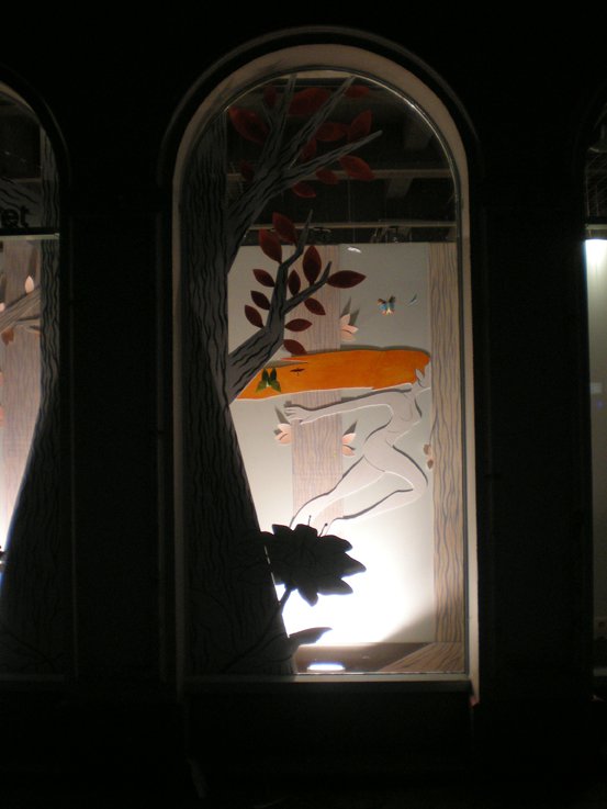 Women Secret shop window design - mecanicainvisible