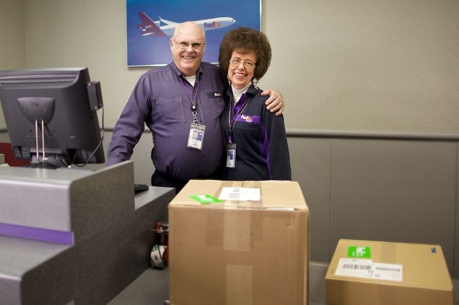 FedEx electric vehicle tour - Sam Holder Creative Portfolio