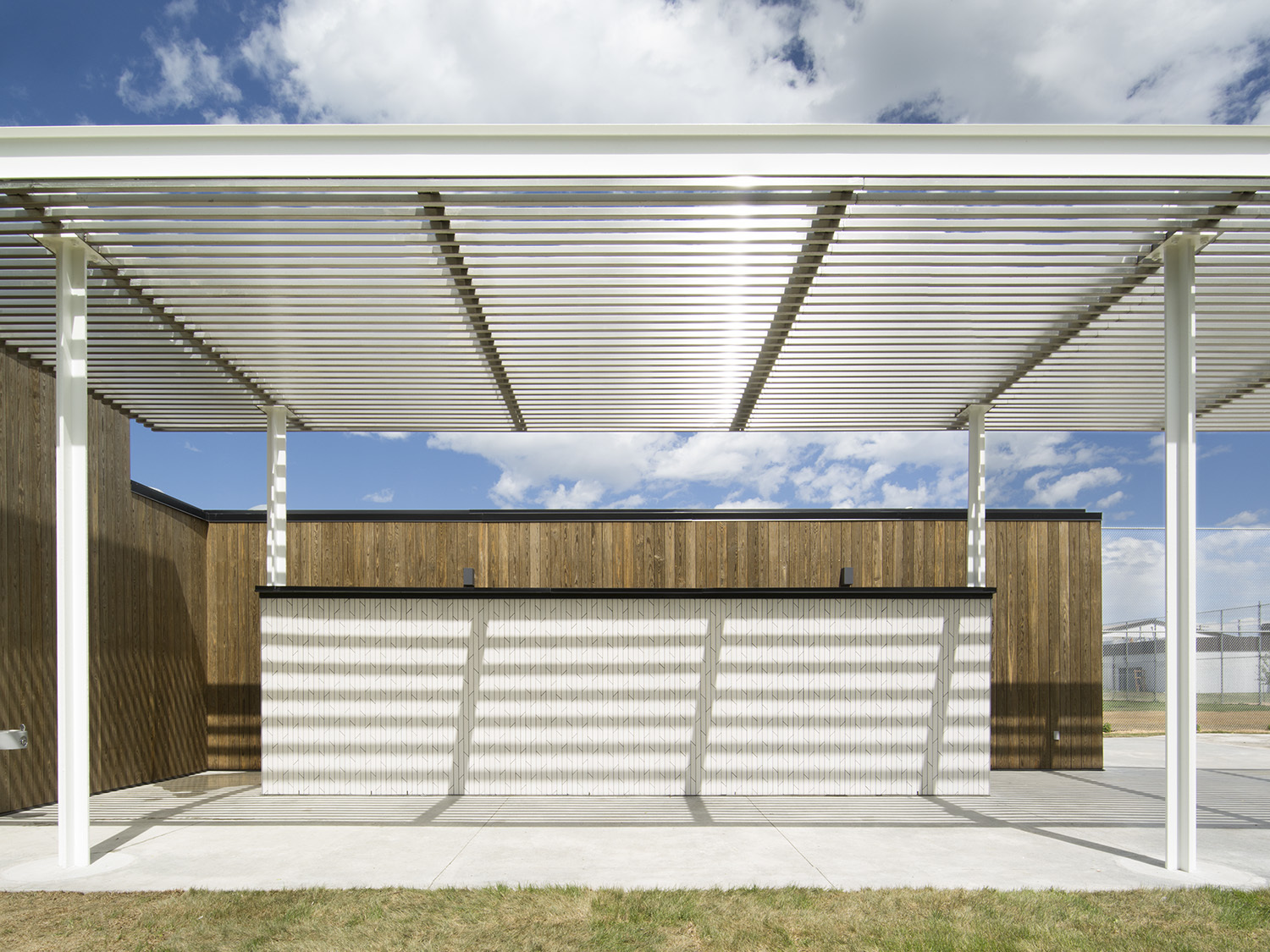 Transcona Outdoor Pool Building - 1x1 architecture