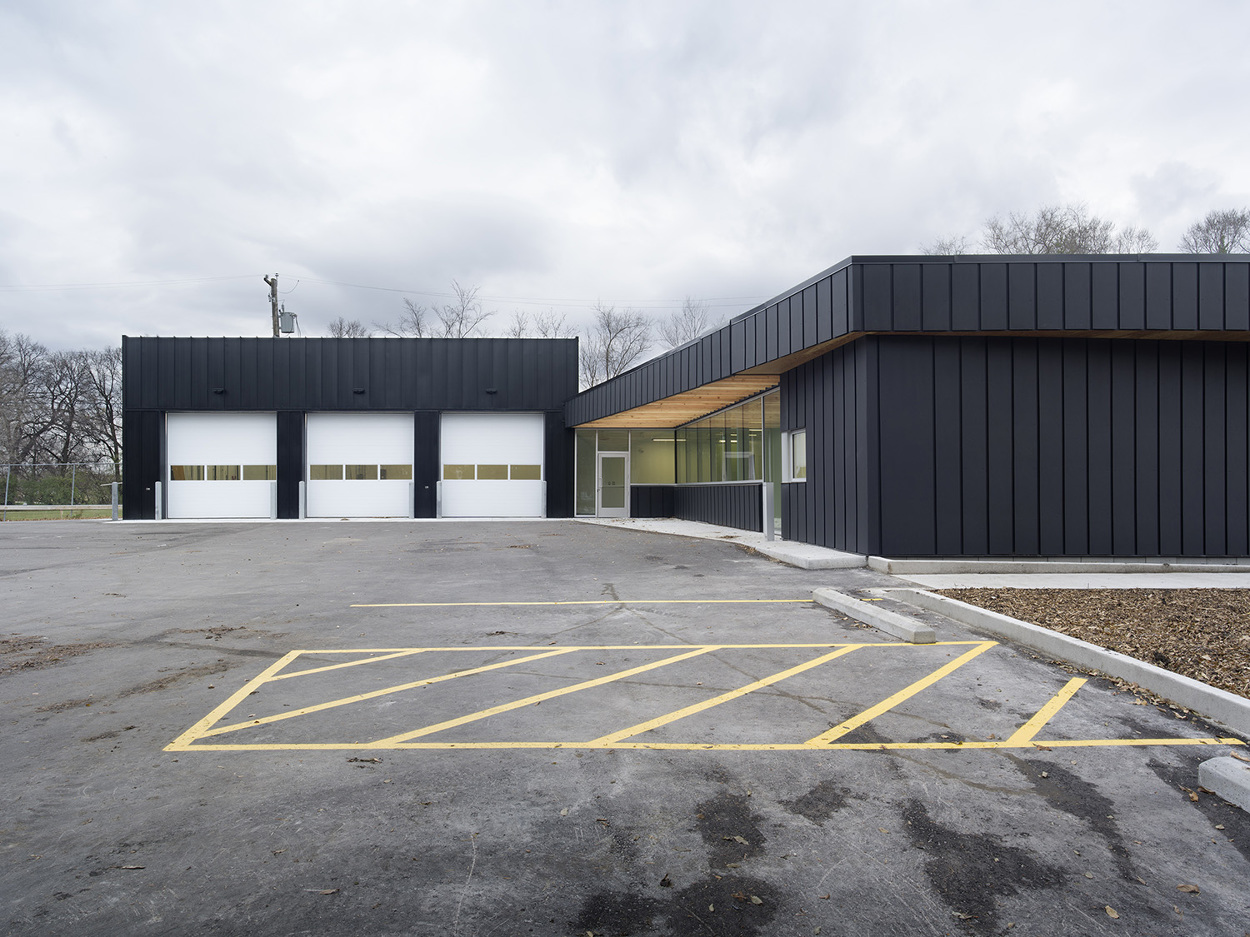 Kildonan Park Maintenance Building - 1x1 architecture