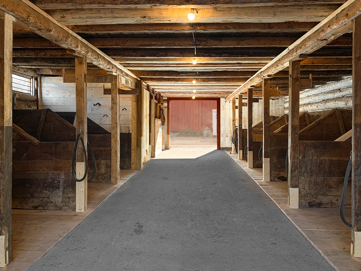 Work Horse Barn - Bar U Ranch - 1x1 architecture