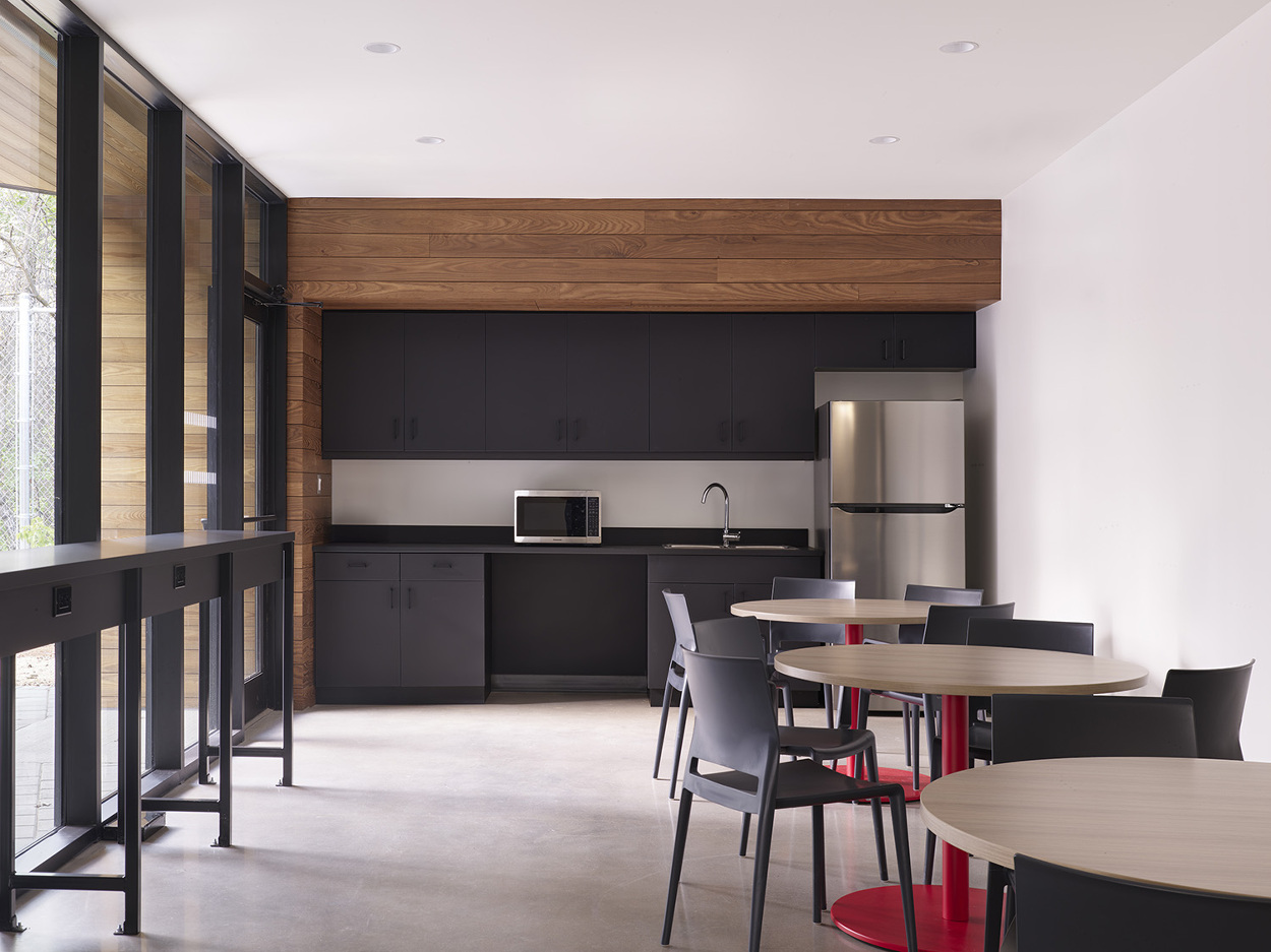 St. Vital Park Staff House - 1x1 architecture