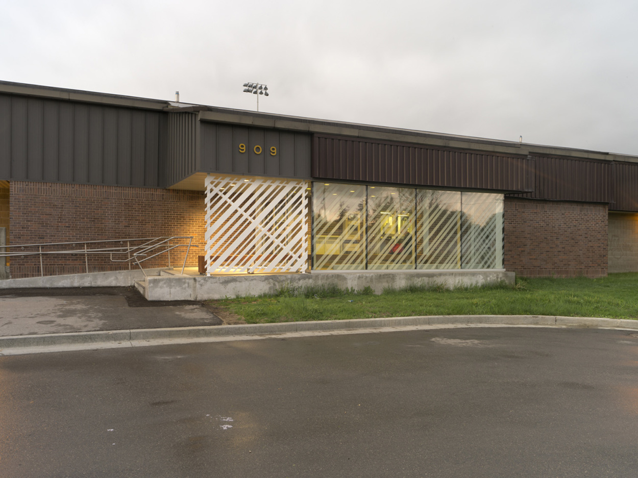 Elmwood Kildonans Pool - 1x1 architecture