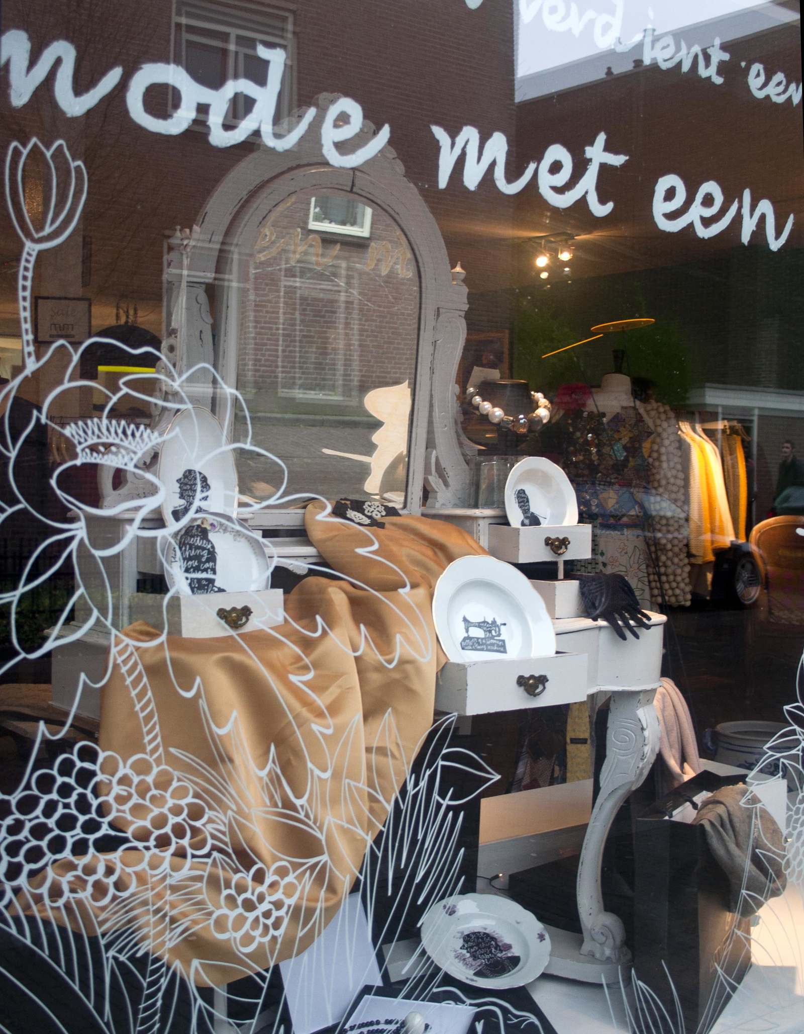 Mode Met een Missie - Marieke Meijer Art & Exhibitions