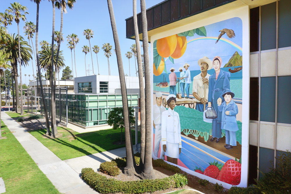 Oxnard City Hall // California Immigrants - CELESTE BYERS