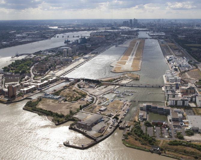 ROYAL DOCKS - Frenchtype