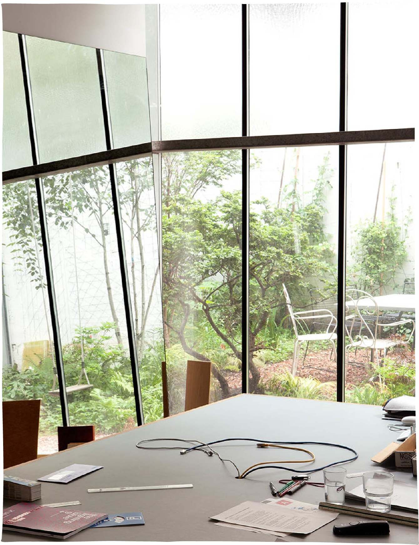 COURTYARD TO PLEASE - Jan Minne