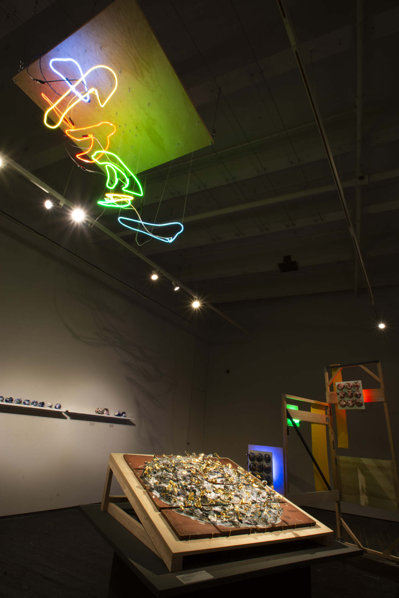 Spacing Home ( Neon installation ) - whoisherry