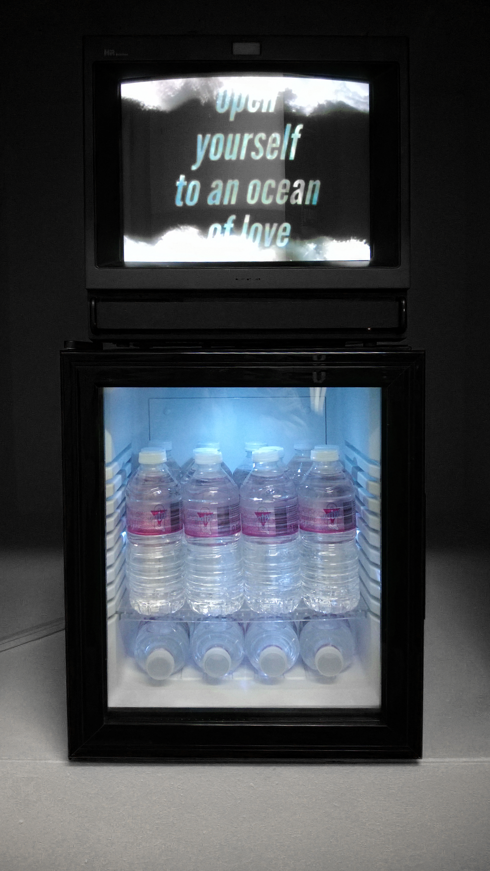 QUEER WATER - NIKITA ZHUKOVSKIY / QUEER MEDIENKUNST