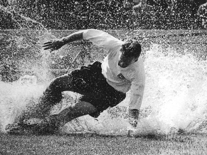Sir Tom Finney 'The Splash' - petehodgkinson