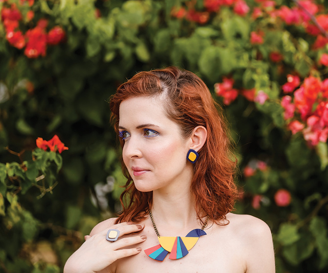 revoada - manuela dos santos