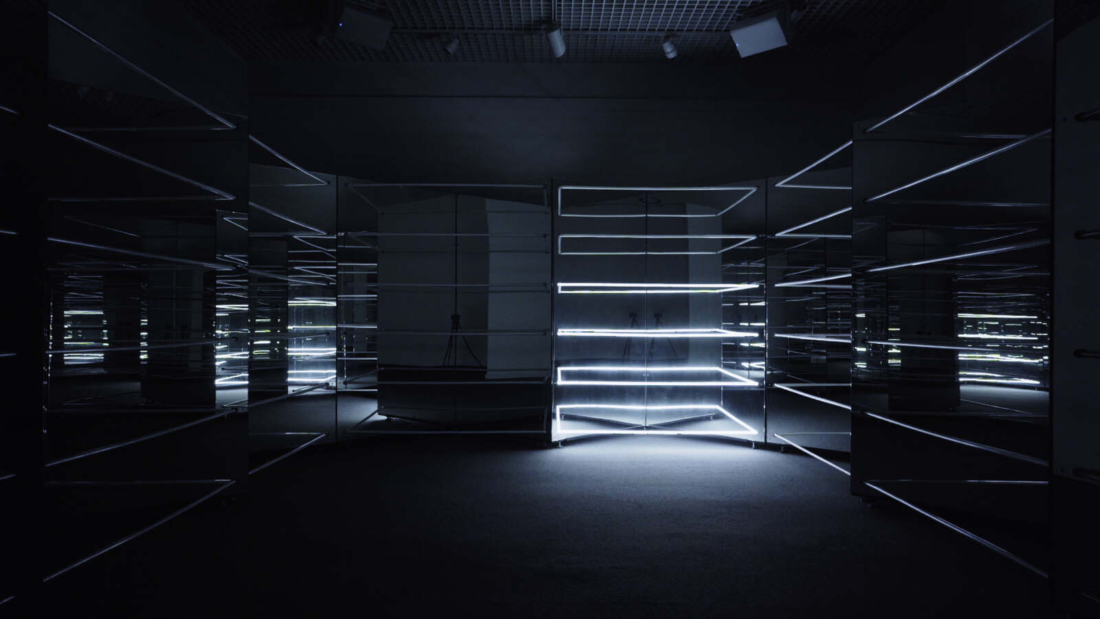 _HOSHI V.2 - NONOTAK studio