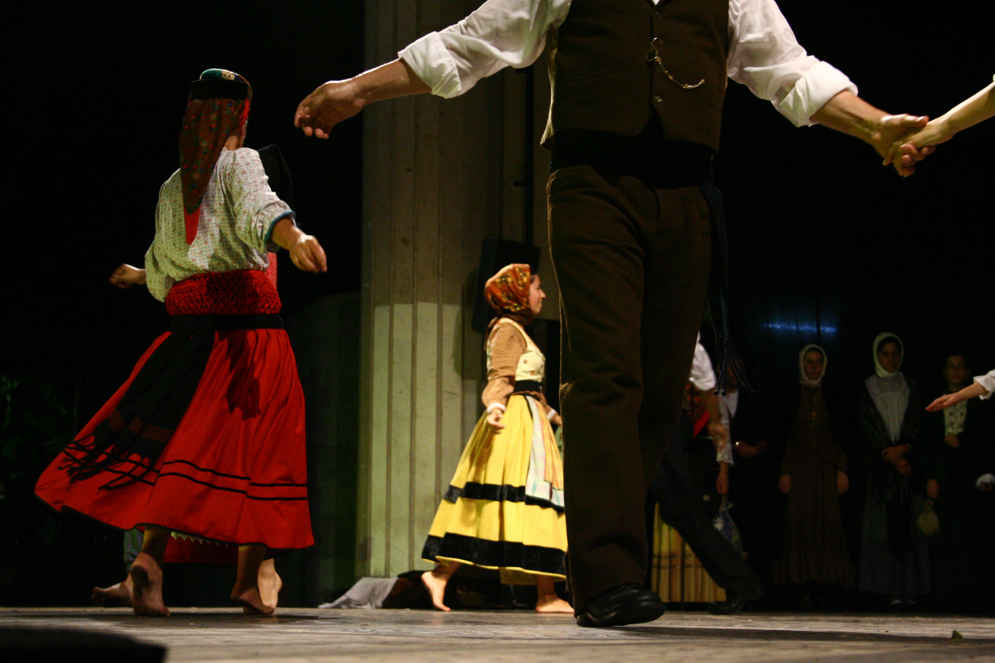 Folk on stage - dilb