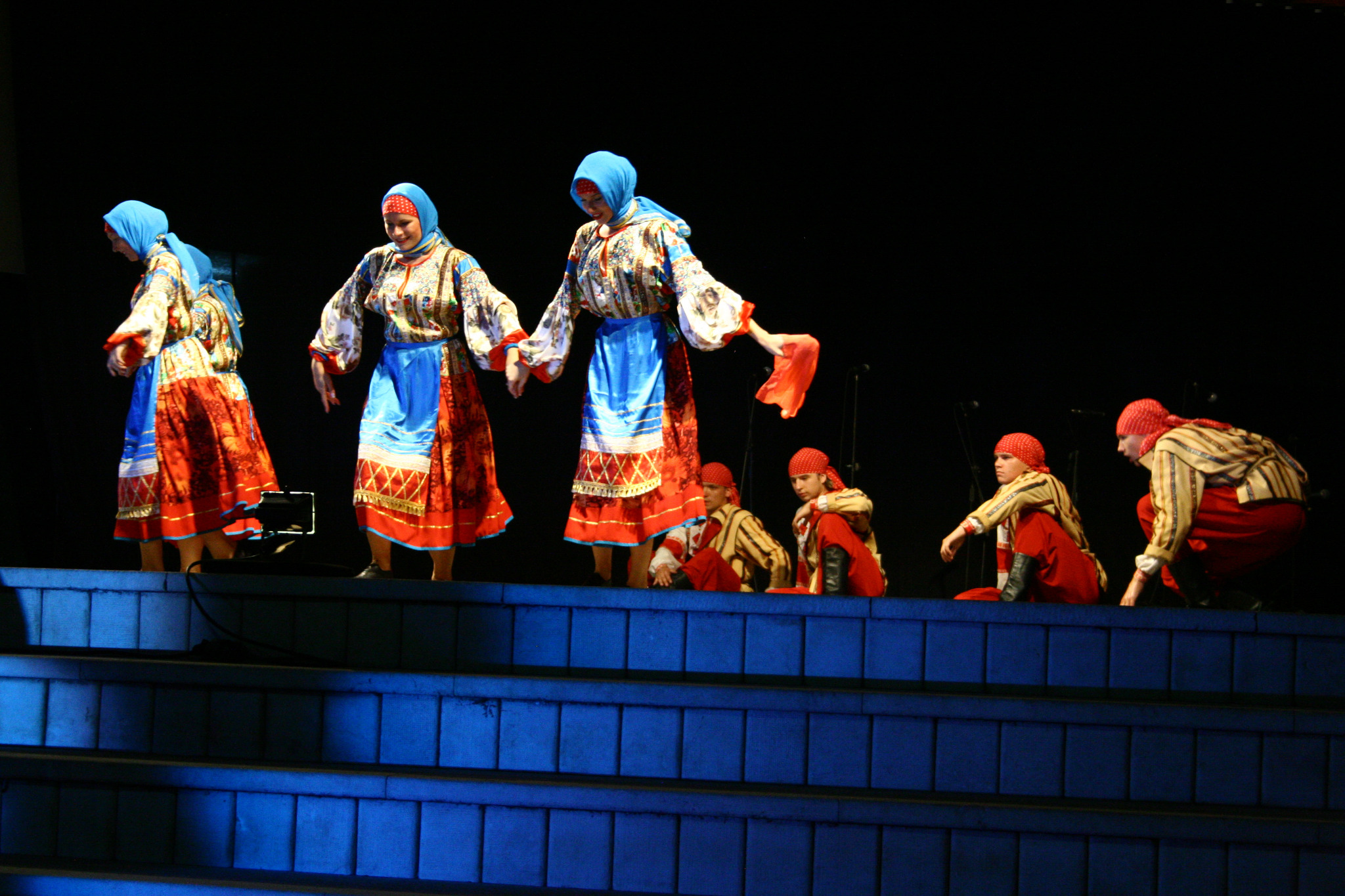 Folk on stage - dilb