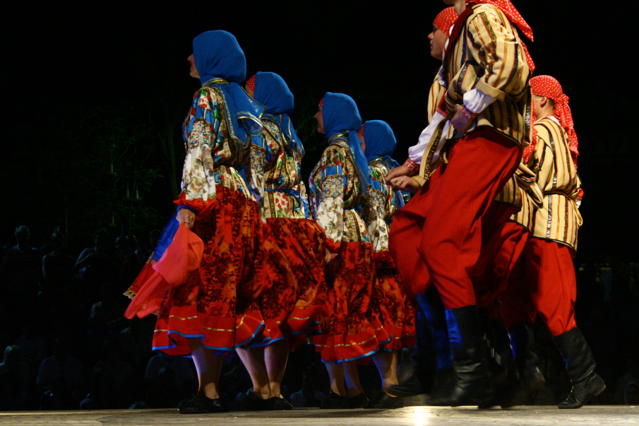 Folk on stage - dilb