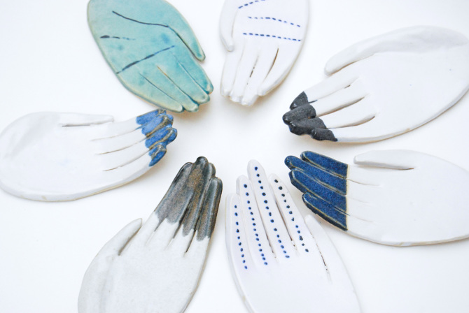 CERAMIC HANDS - Kaye Blegvad