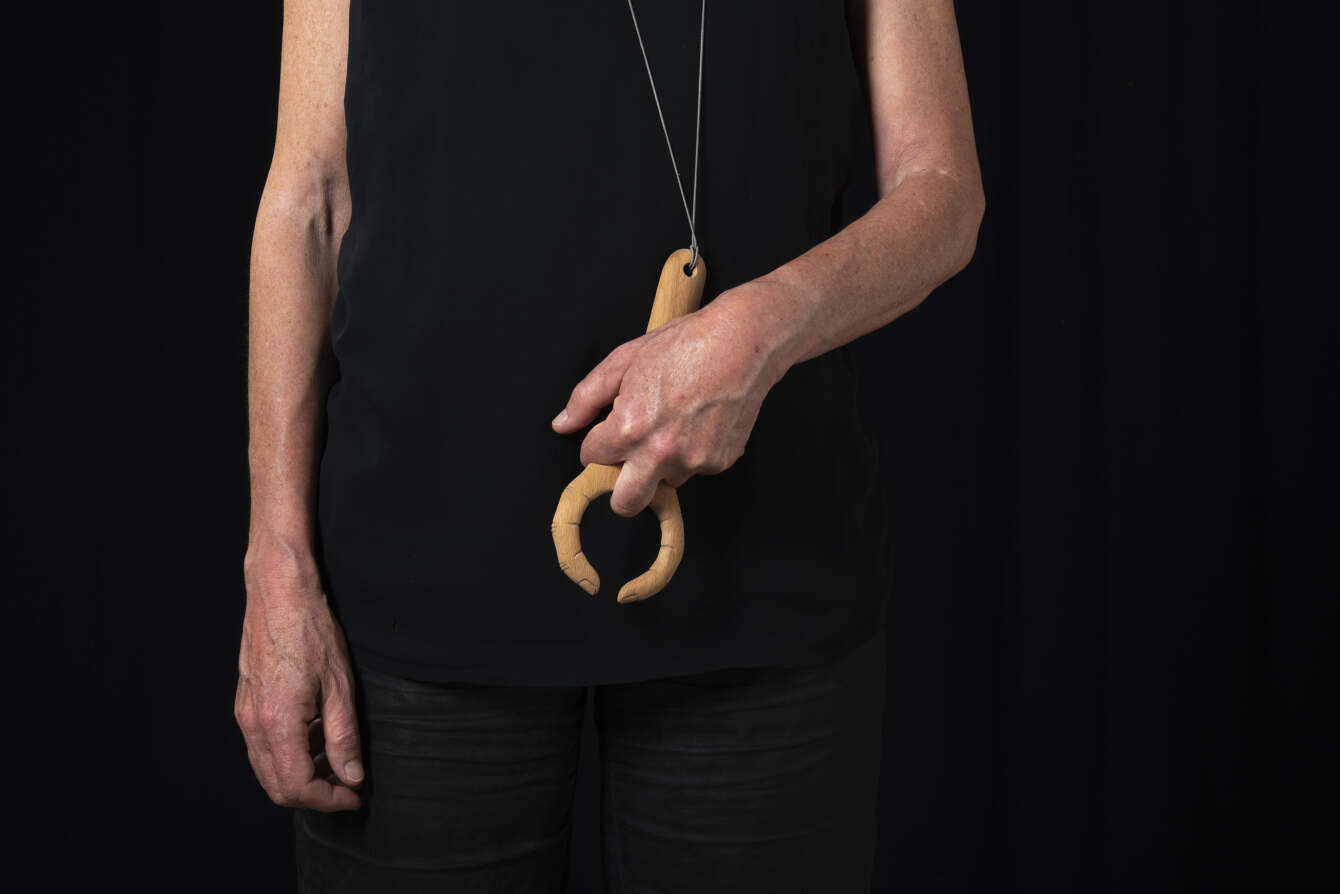 Dedos extra - Marília Maria Mira