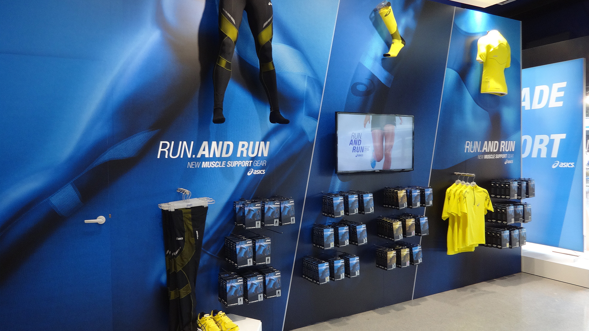 Asics Motion Muscle Support - Robbie Graham: Design & Art Direction