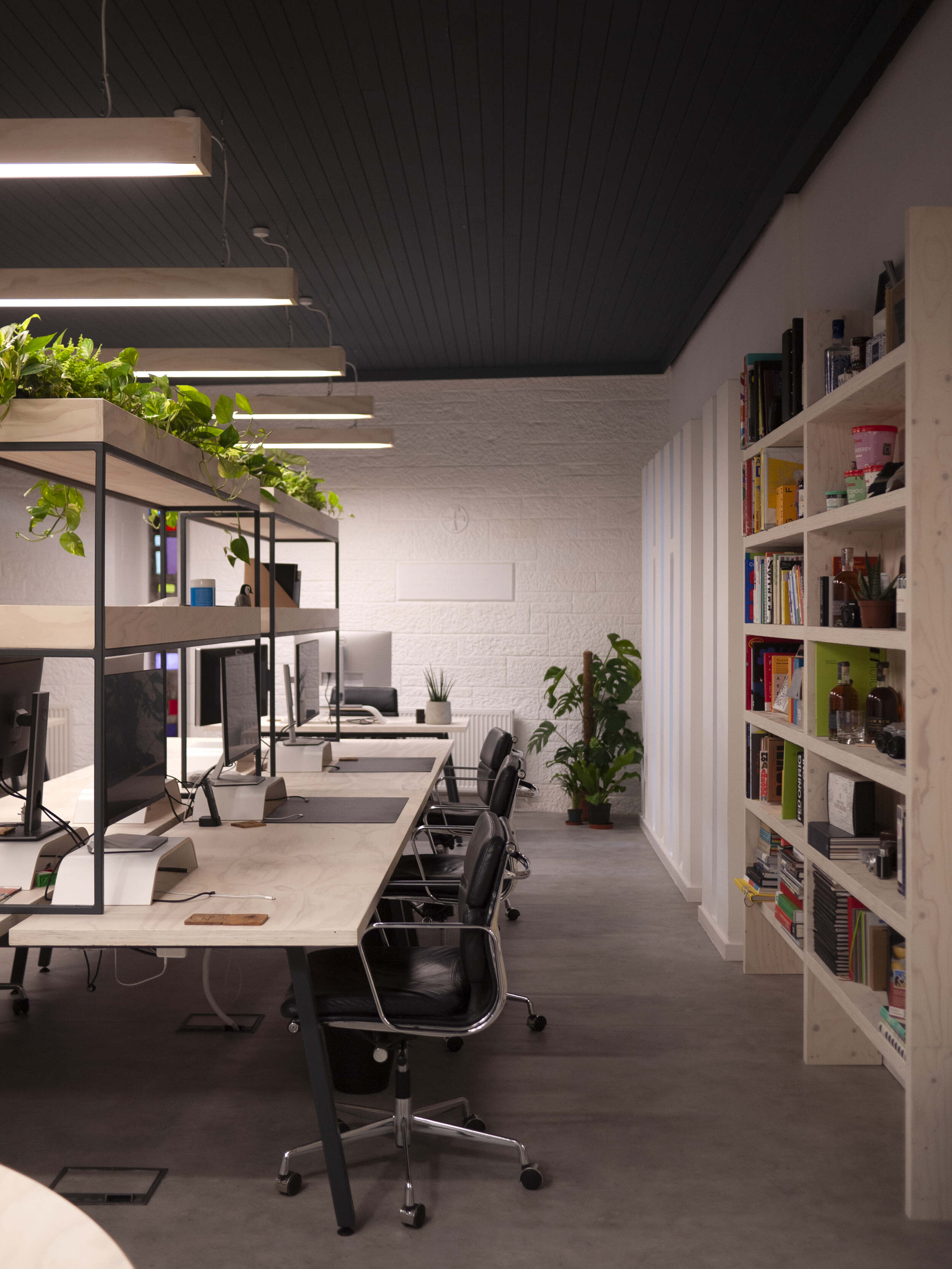 FORTYTWO STUDIO - polka