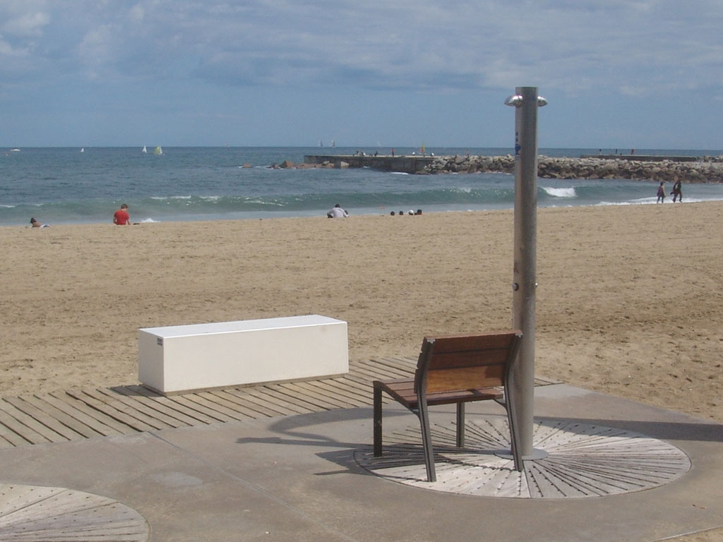 A Design for All Beach Shower - dwikander.com