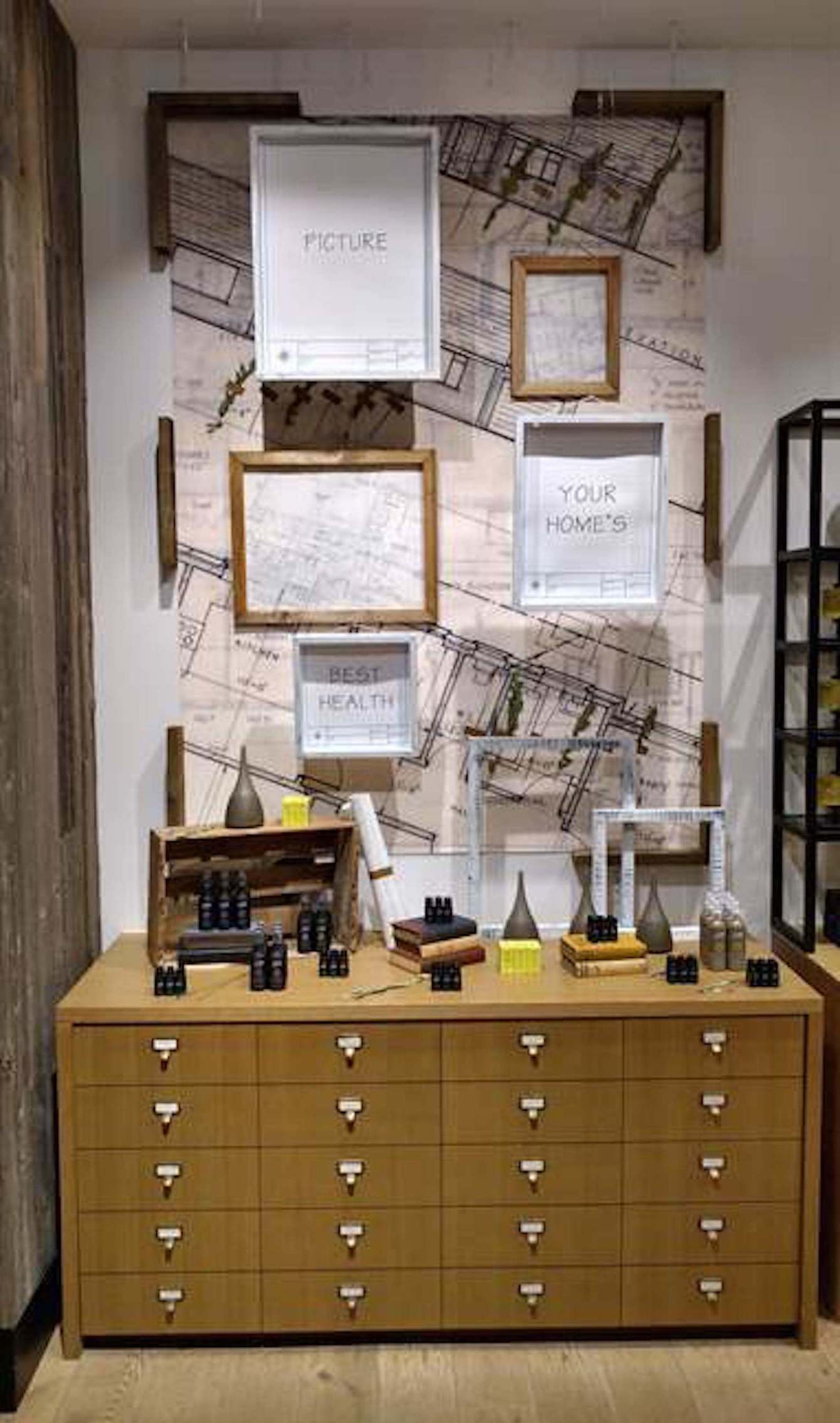 Retail Store Visual Displays - Tiffany Blaise