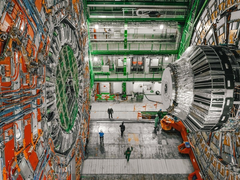feature: LHC : Inside the world's largest particle collider // Julien ...