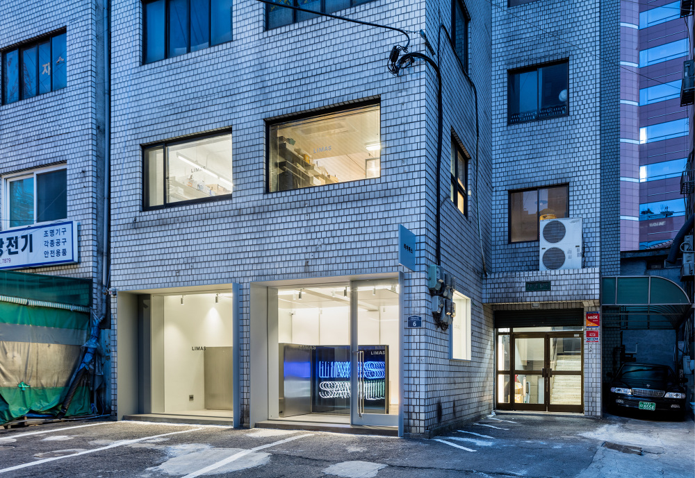 LIMAS Flagship Store - farming architecture