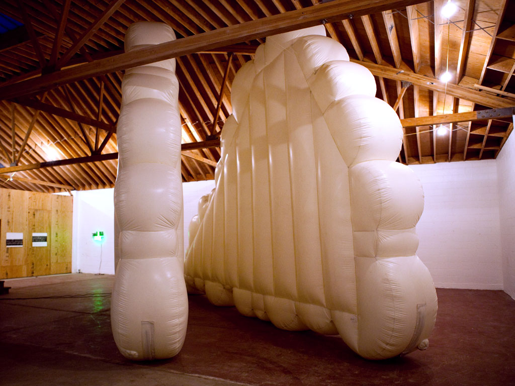 Inflatable smoke - Guy Overfelt