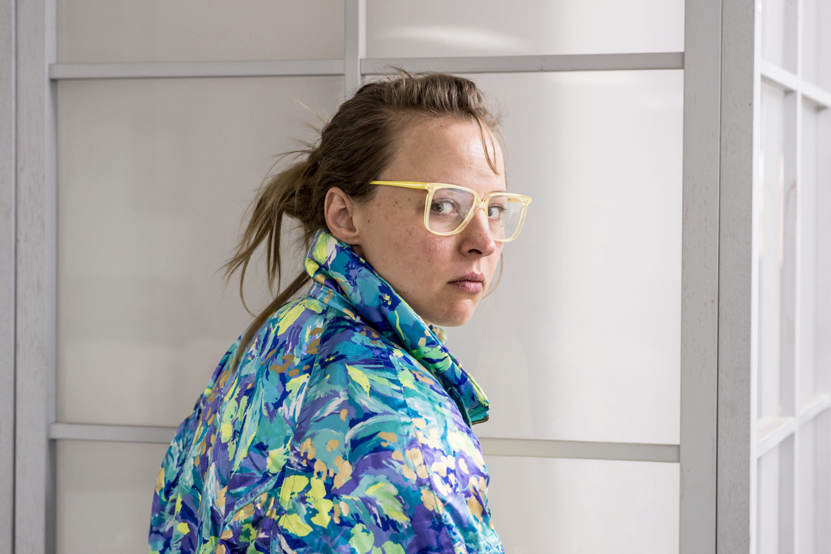 Parasite Single - Julia Kneuse