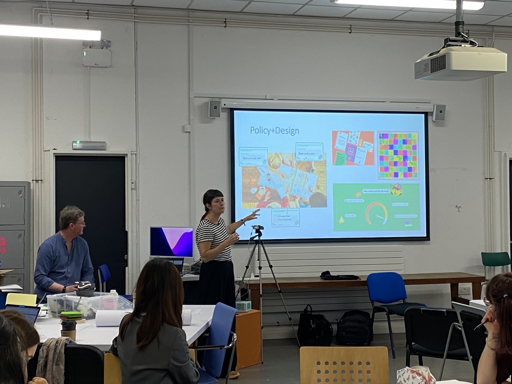 Design Research Methods: Horizon scan storytelling - Marion Lean