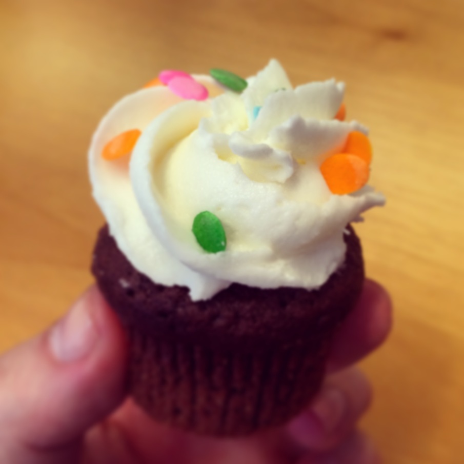 Mini Cupcakes - whatsbakinnyc@gmail.com