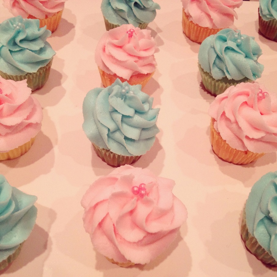 Mini Cupcakes - whatsbakinnyc@gmail.com