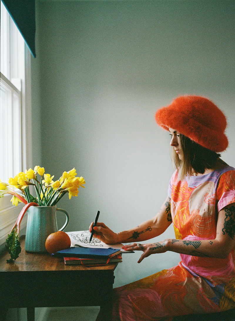 INFO / CONTACT - www.annahiggie.co.uk