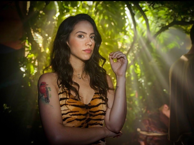 Saving Shuli - analia manouelian - costume and styling