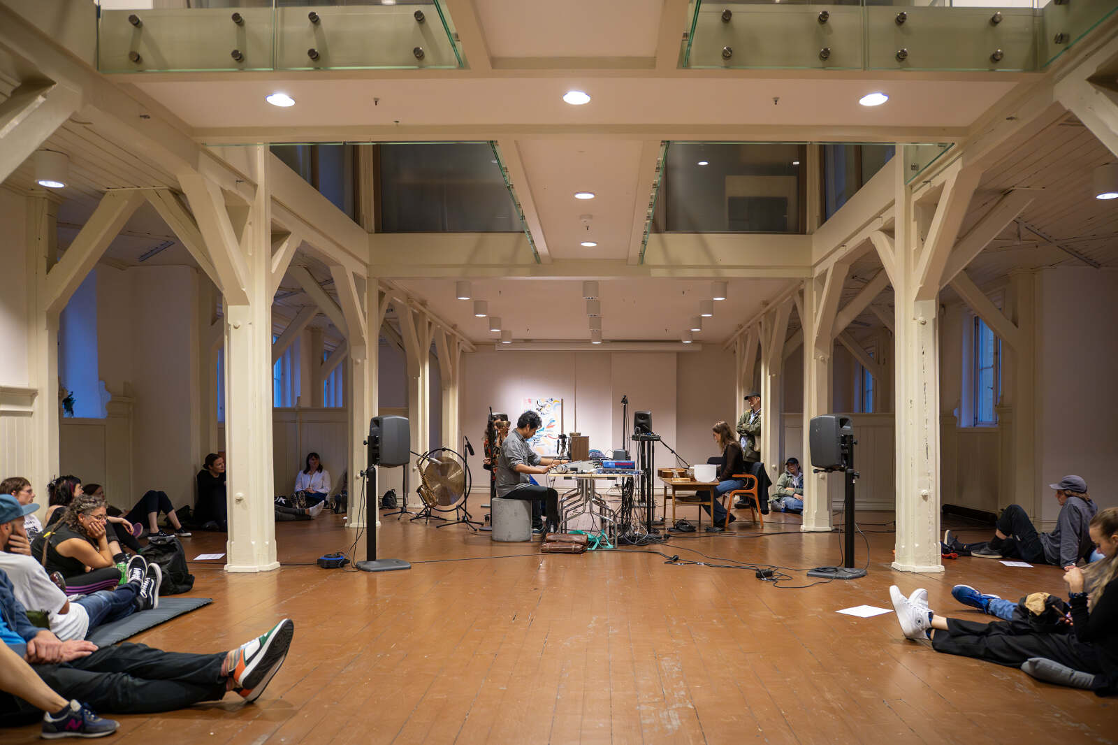 We Are Sitting in A Room ; Homage to Alvin Lucier - Mor Efrony