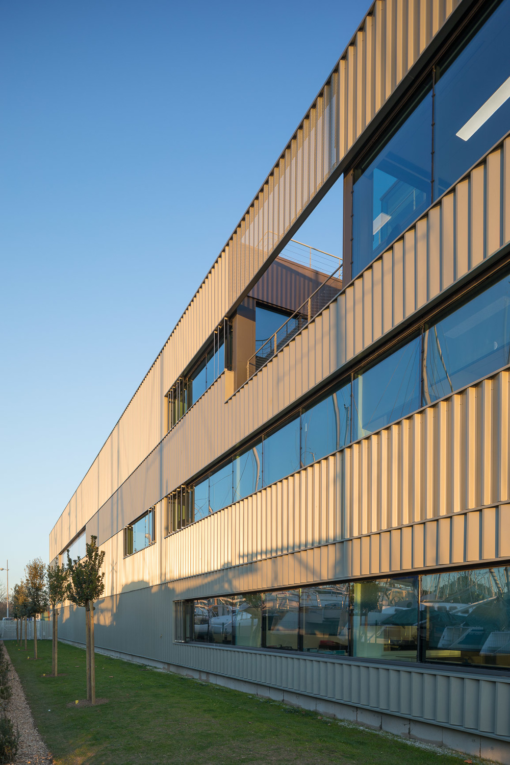 Siège de Multiplast - P. Georget & C. Smal architectes - Vannes (56 ...