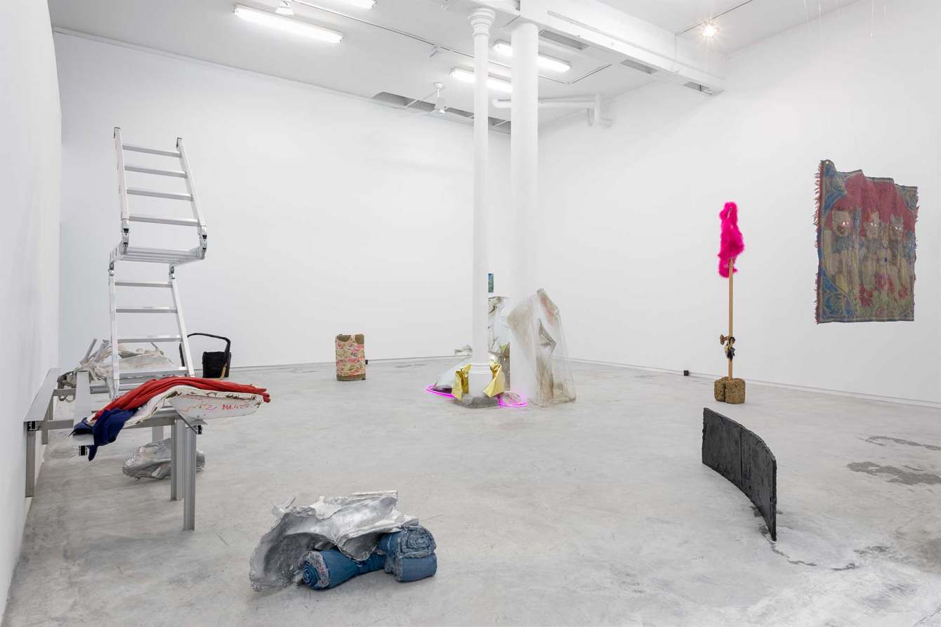 Y escucho tus pasos venir - ROSA THARRATS