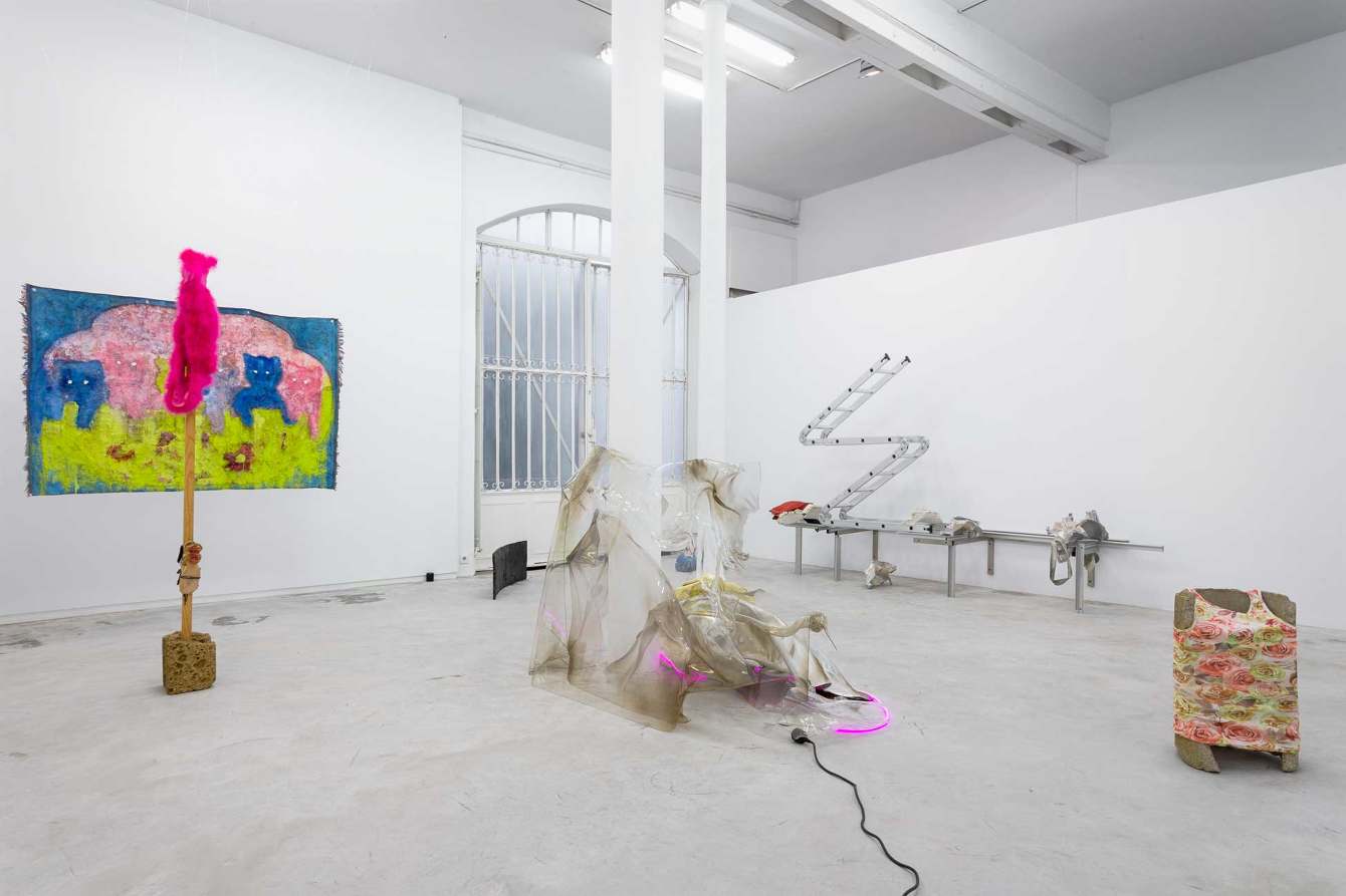 Y escucho tus pasos venir - ROSA THARRATS