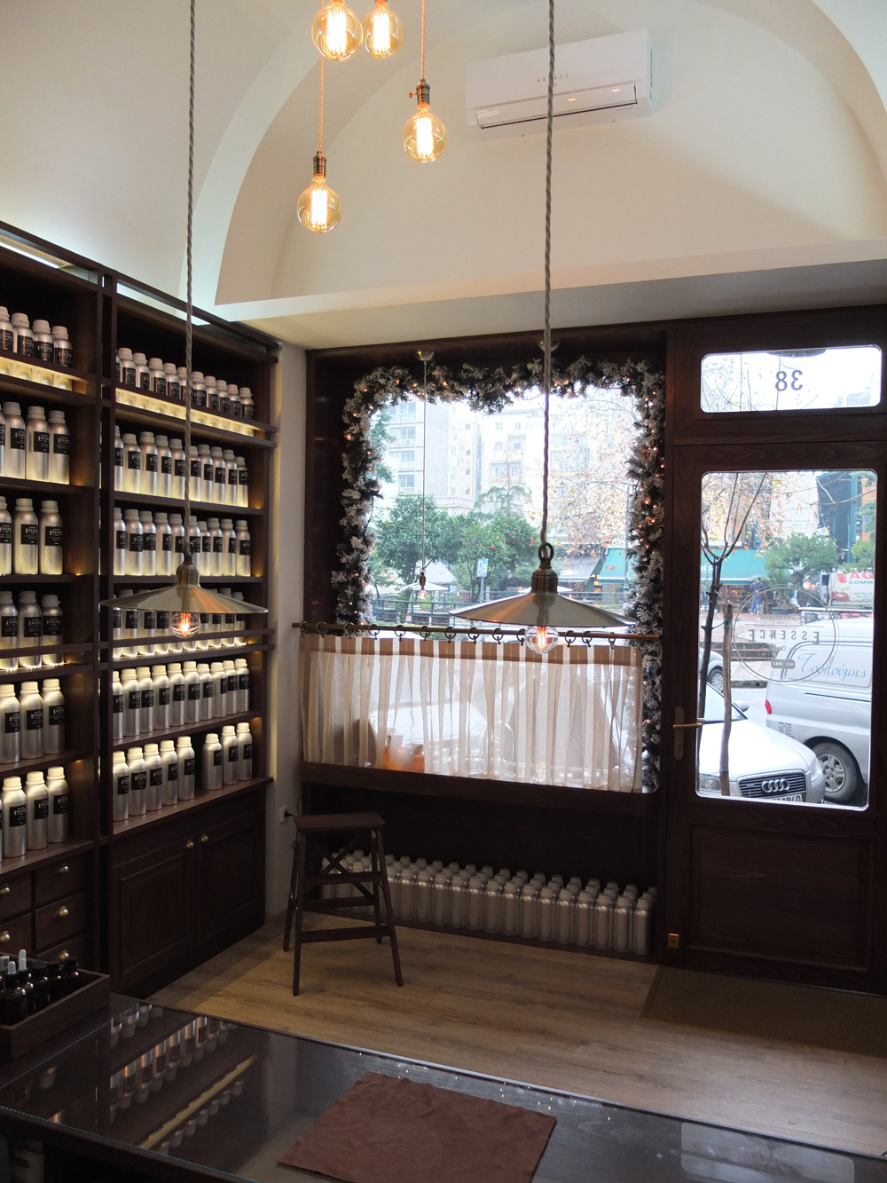 Essence perfume shop - TM αρχιτέκτονες