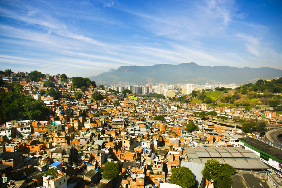 Colors of Favelas - Laura Marques