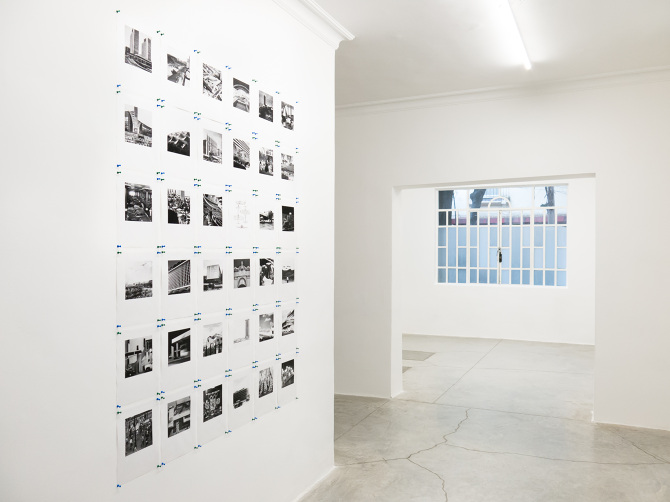 Sistema de ilusiones - Hugo Robledo