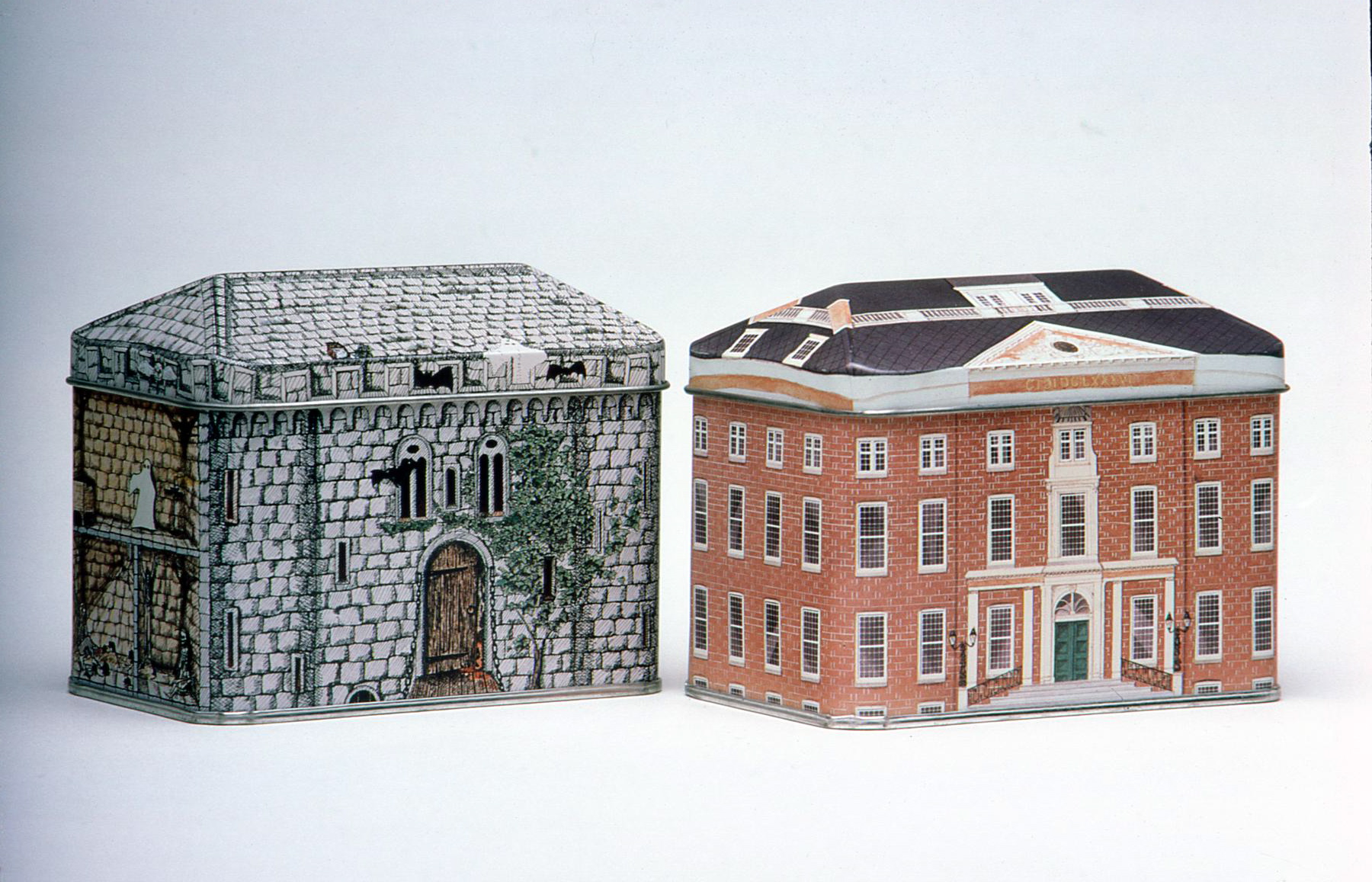 Haunted house & Konings Loo - ian-logan-design-tins