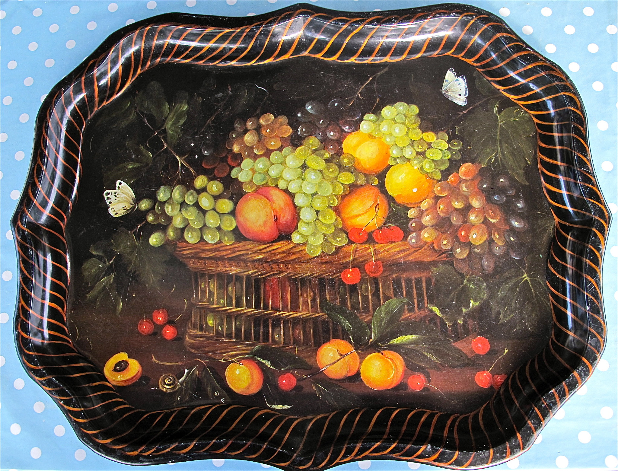 another tray by Mimi Roberts - ian-logan-design-tins
